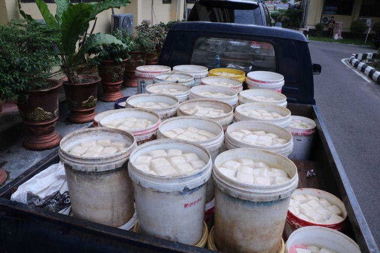Pabrik Tahu Berformalin Digrebek, Tersangka Beli Formalin secara Online ...